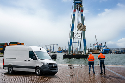 Offshore Staff transportation in Dubai, UAE |Bus rental Dubai